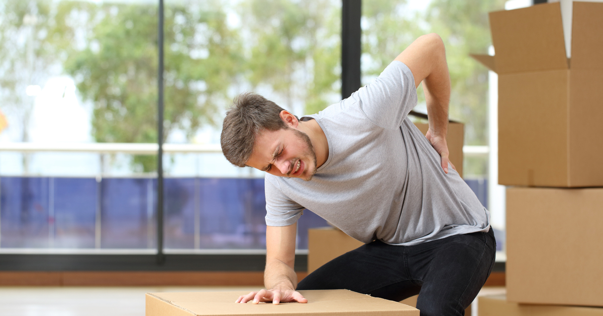 Heben, Bewegen und Tragen von schweren Lasten | Prävention