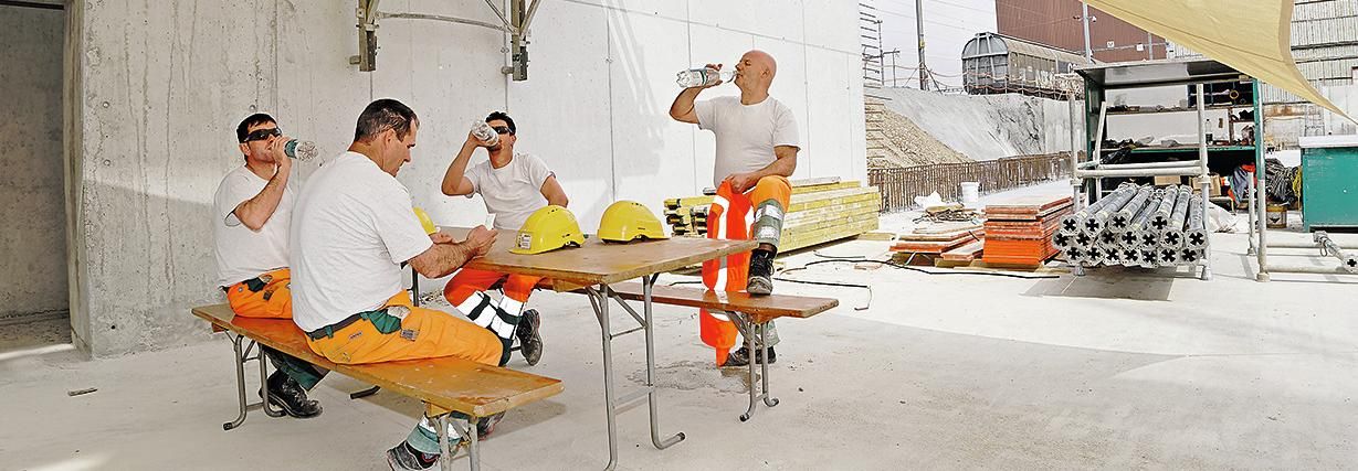 Hitze bei der Arbeit – Was tun? (Tipps)