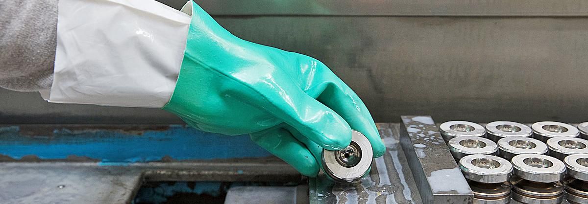 Schmierstoffe und Hautkrankheiten | Hautschutz